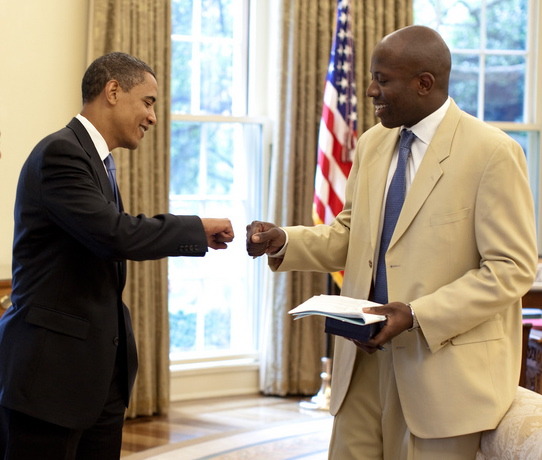 Obama sends Reggie Love to Olympic closing ceremonies - Washington Examiner