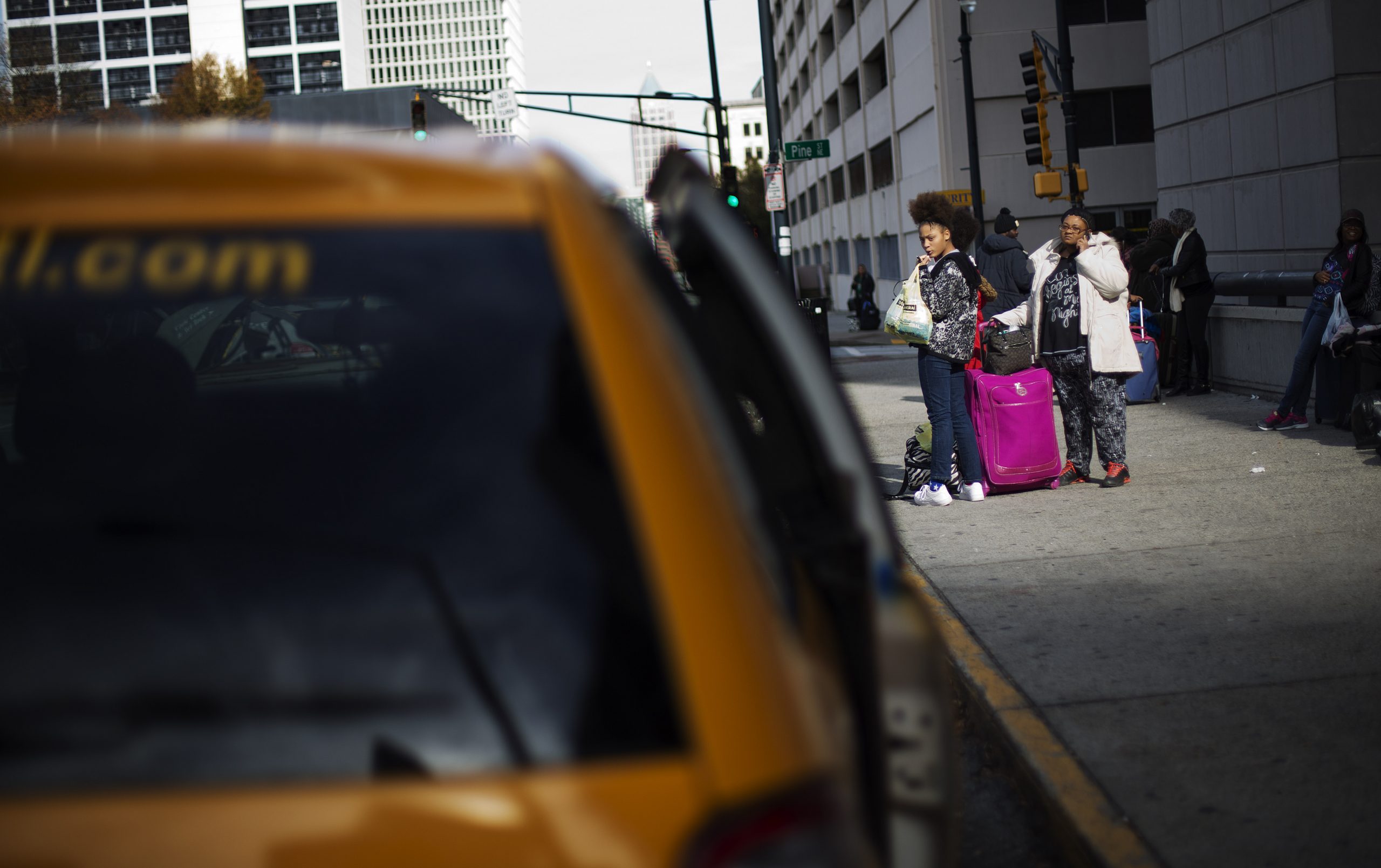 1 dead after bus hijacked in D.C. - Washington Examiner
