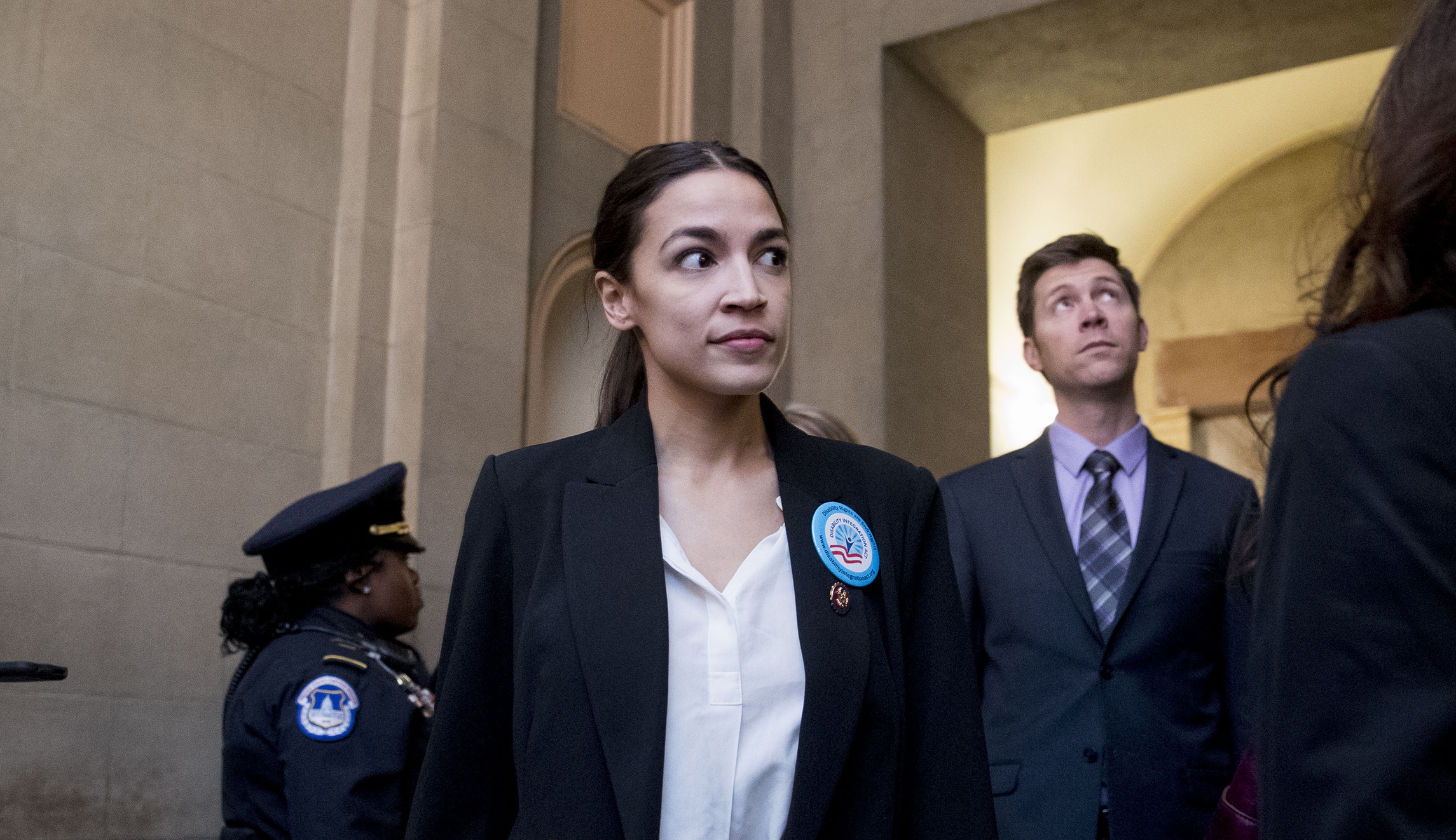 New poll provides the map to beating AOC in a primary - Washington Examiner