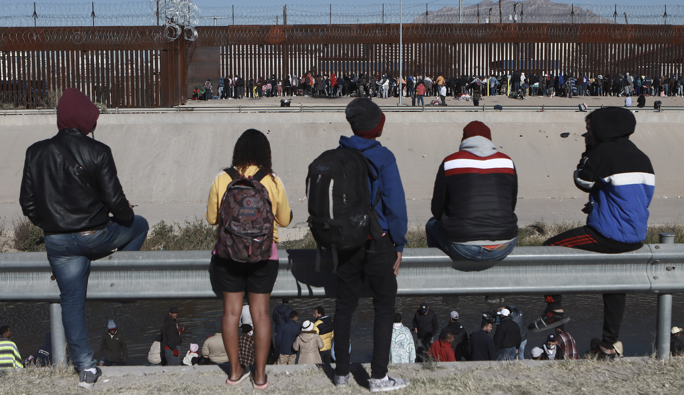 Federal funding recipient Red Cross gives immigrants maps to US-Mexico ...