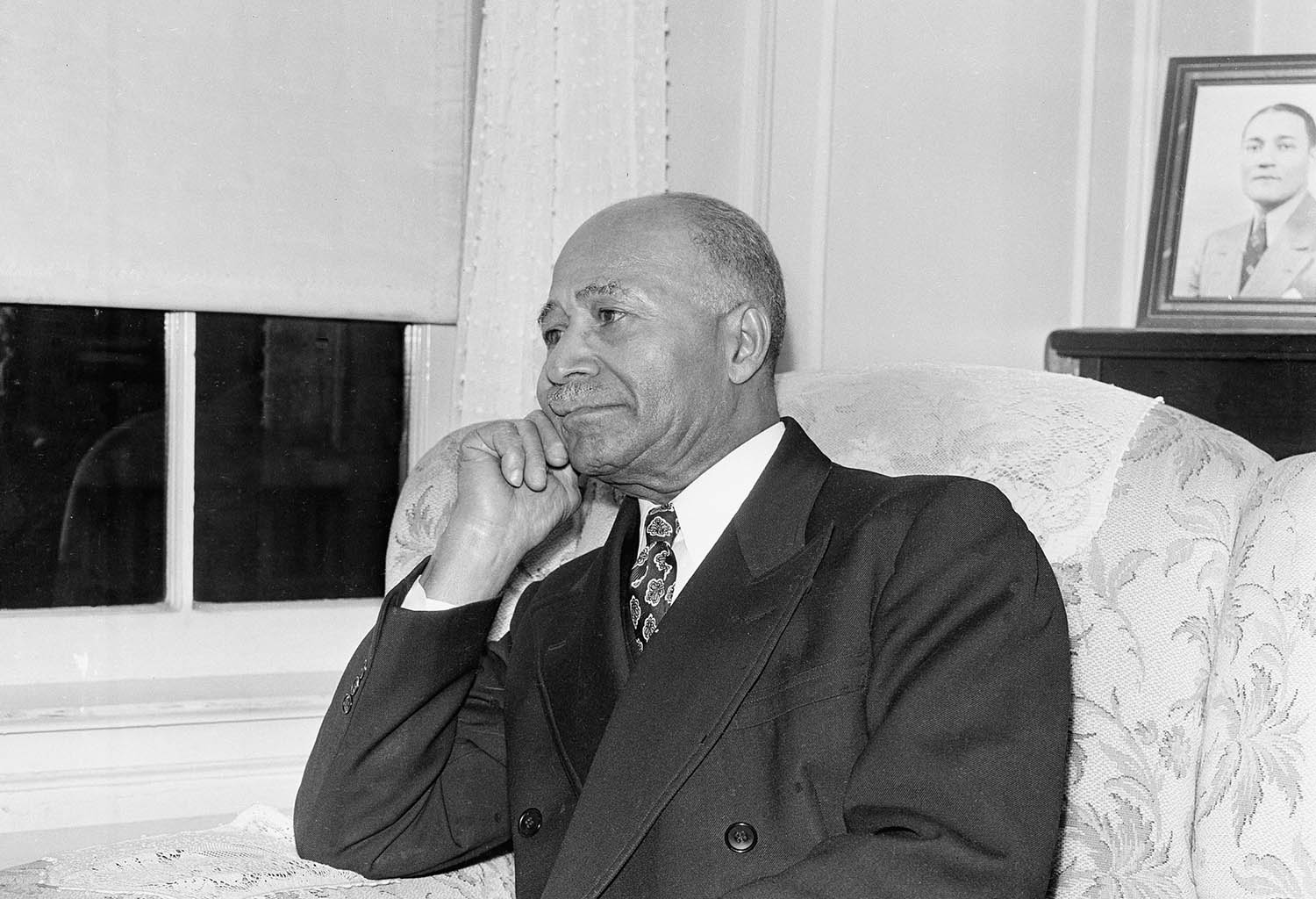 21 famous people you didn’t know were buried at Arlington National ...