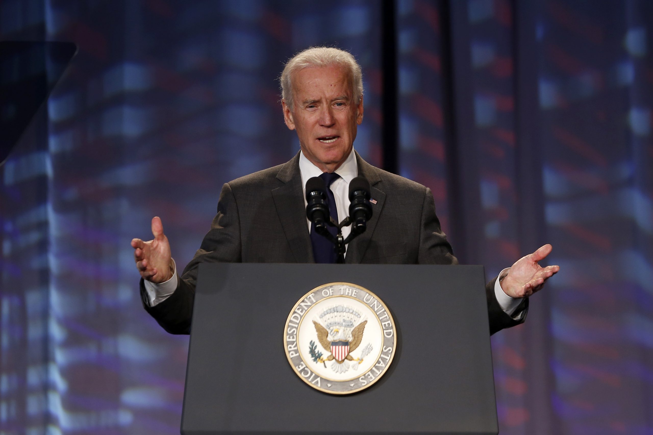 Gaffe: Joe Biden refers to Robert Gates as ‘Bill Gates’ - Washington ...