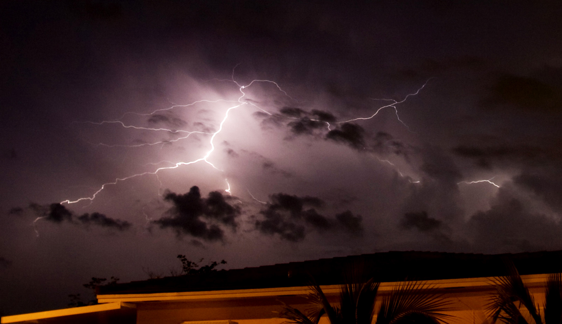 Florida motorcyclist died from electrocution and burns in lightning ...