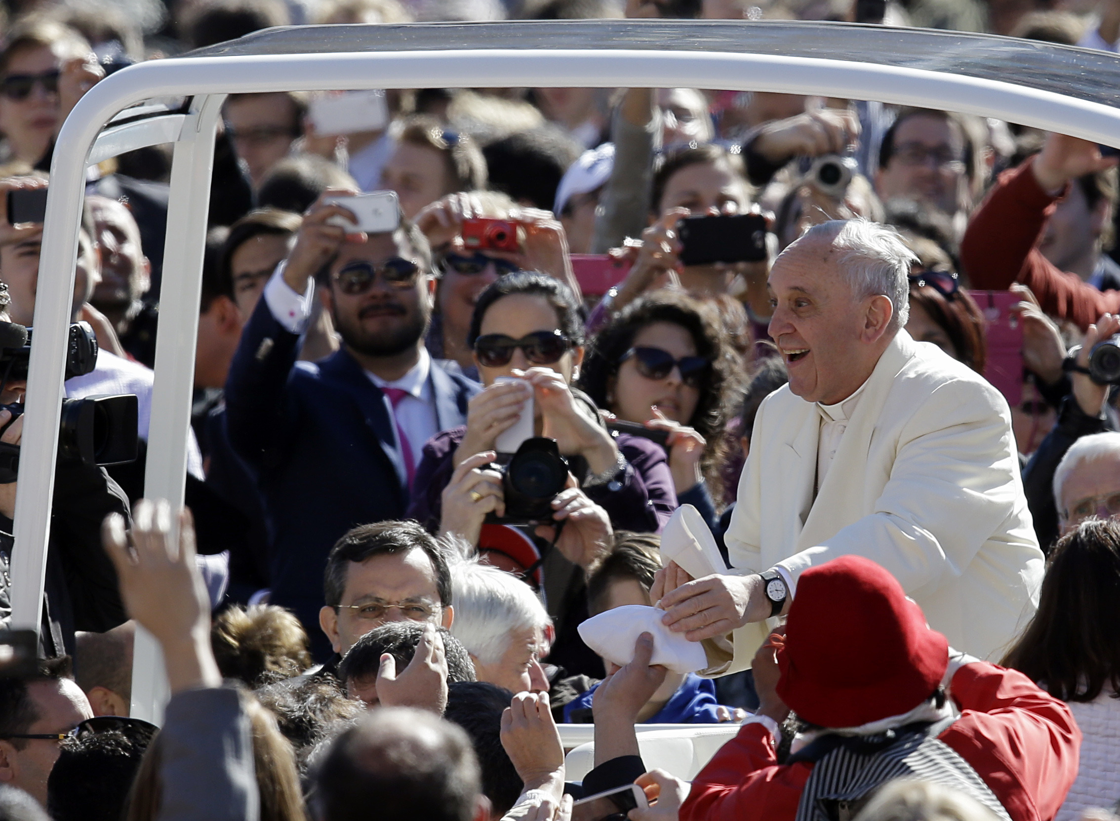 Pope gives a lift to 2 kids in St. Peter’s Square - Washington Examiner