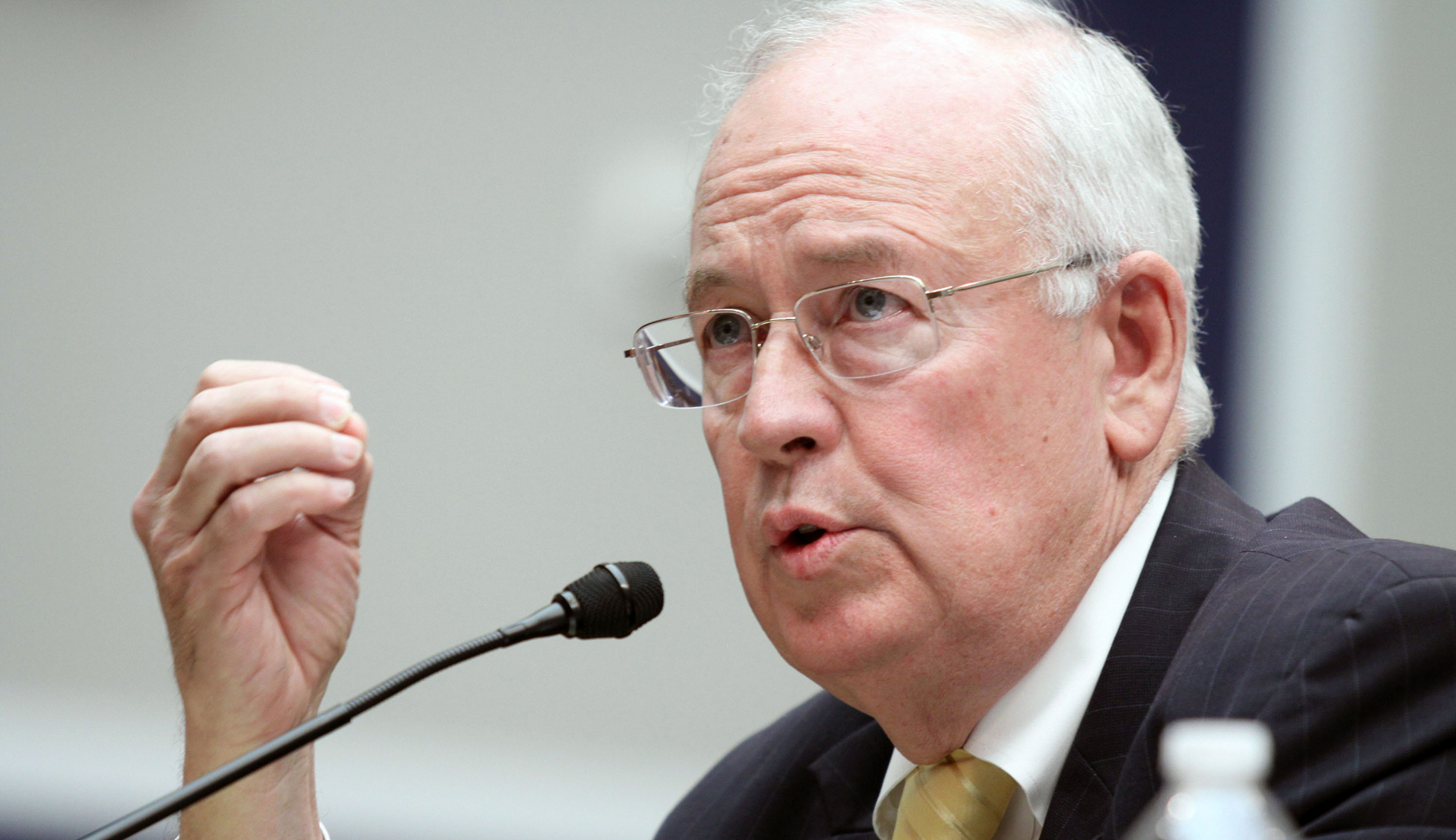 Ex-Clinton investigator Ken Starr dies at 76 - Washington Examiner