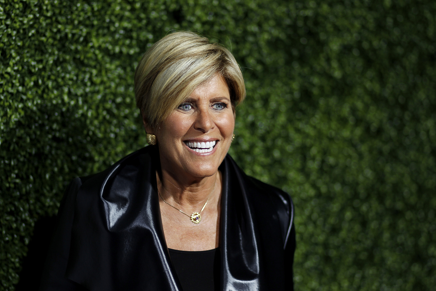 Personal finance guru Suze Orman offering free financial advice to ... Personal finance guru Suze Orman offering free financial advice to ...