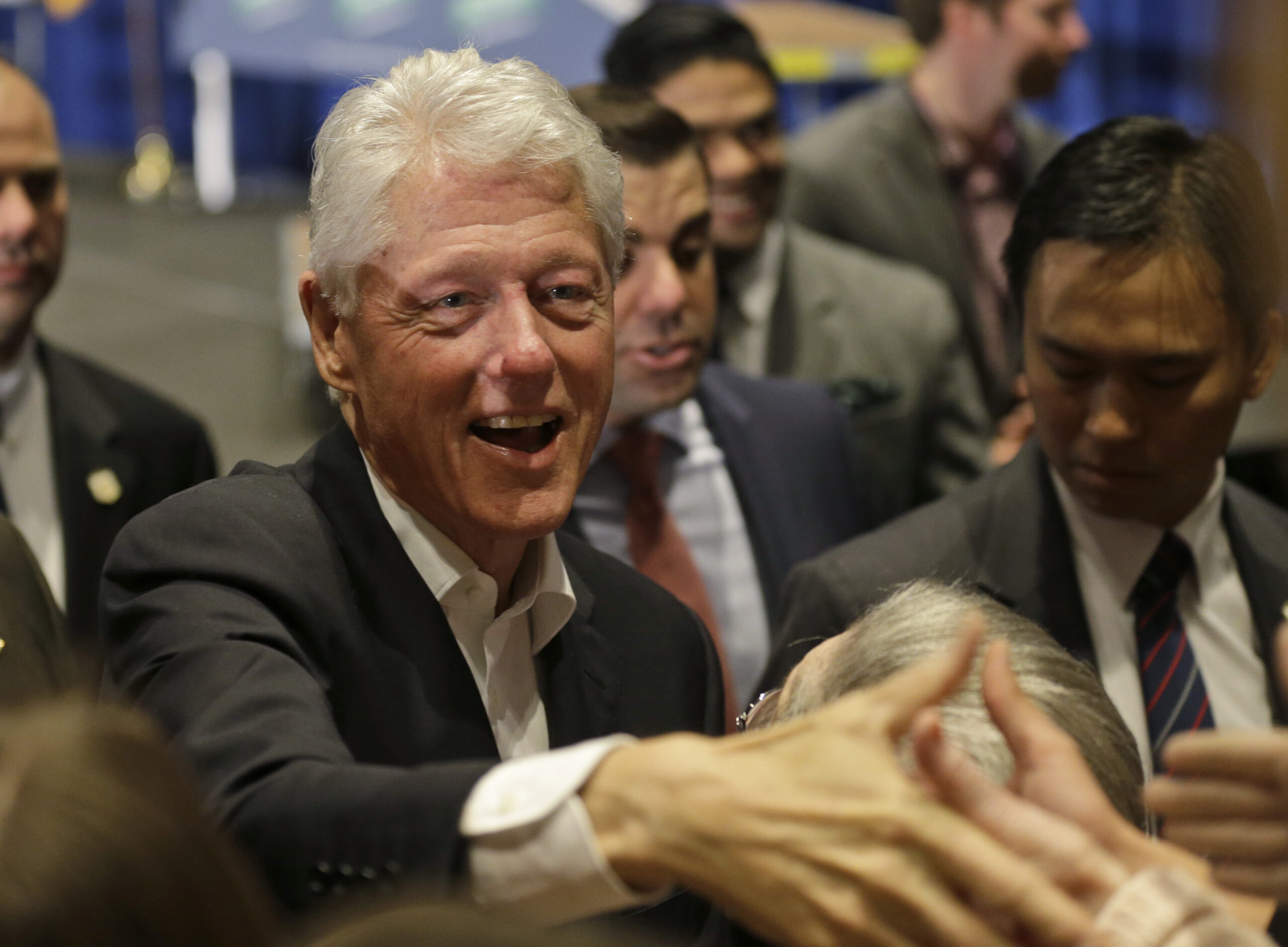 Bill Clinton: Obama should ‘honor’ promise, let public keep insurance ...