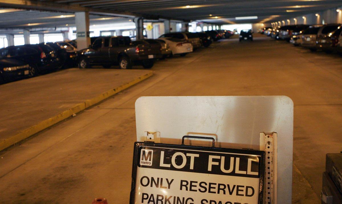 Packed parking lots pinch Metro riders - Washington Examiner