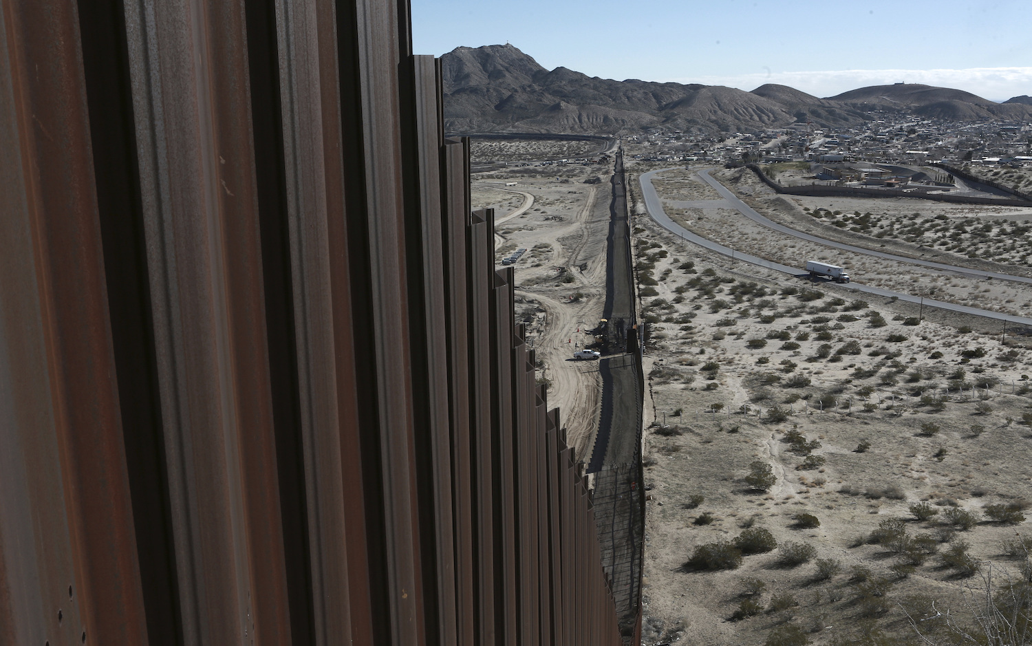DHS estimates border wall may take $21 billion, over 3 years to build ...