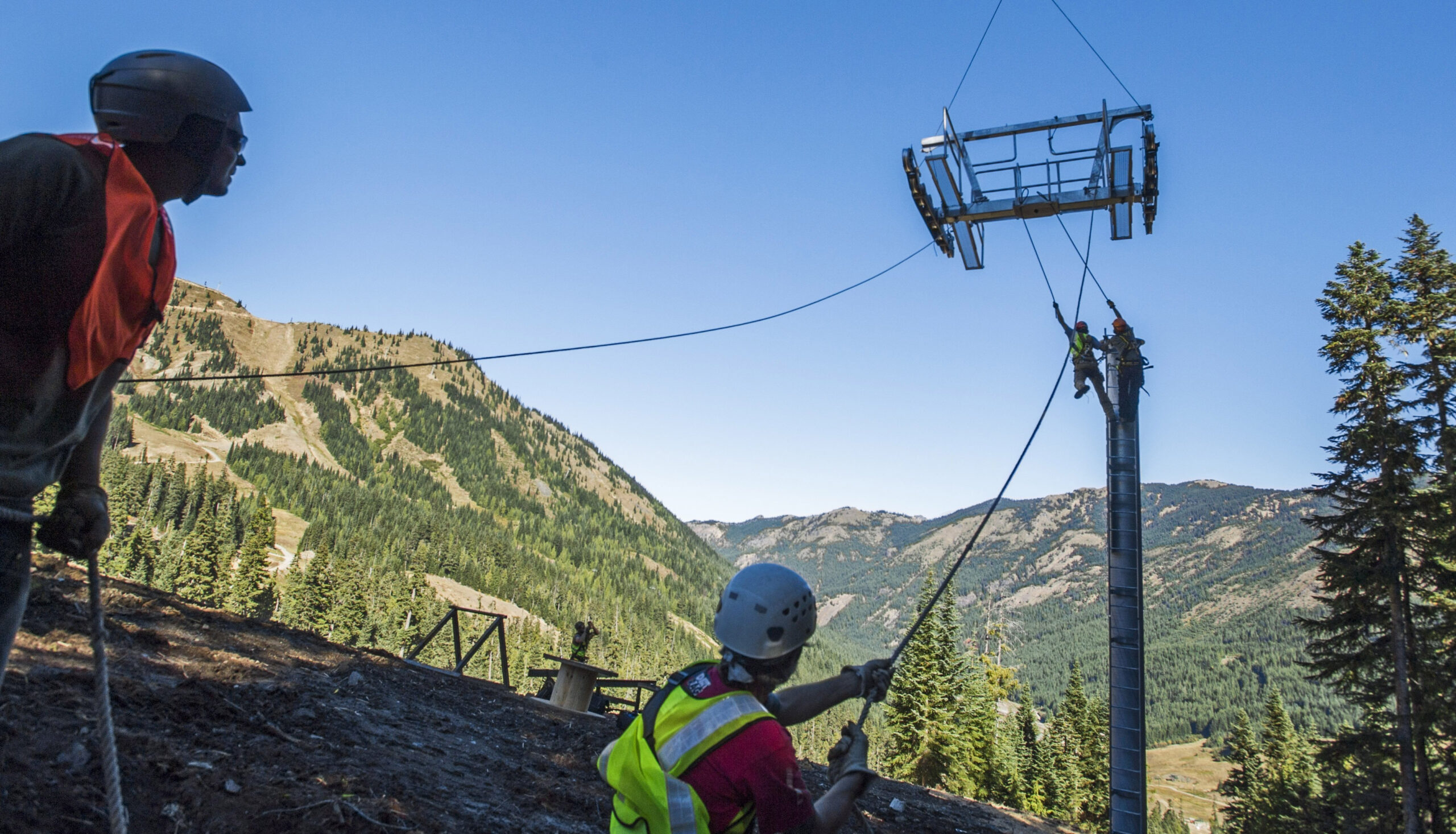 Copter delivers Crystal Mountain chairlift towers - Washington Examiner