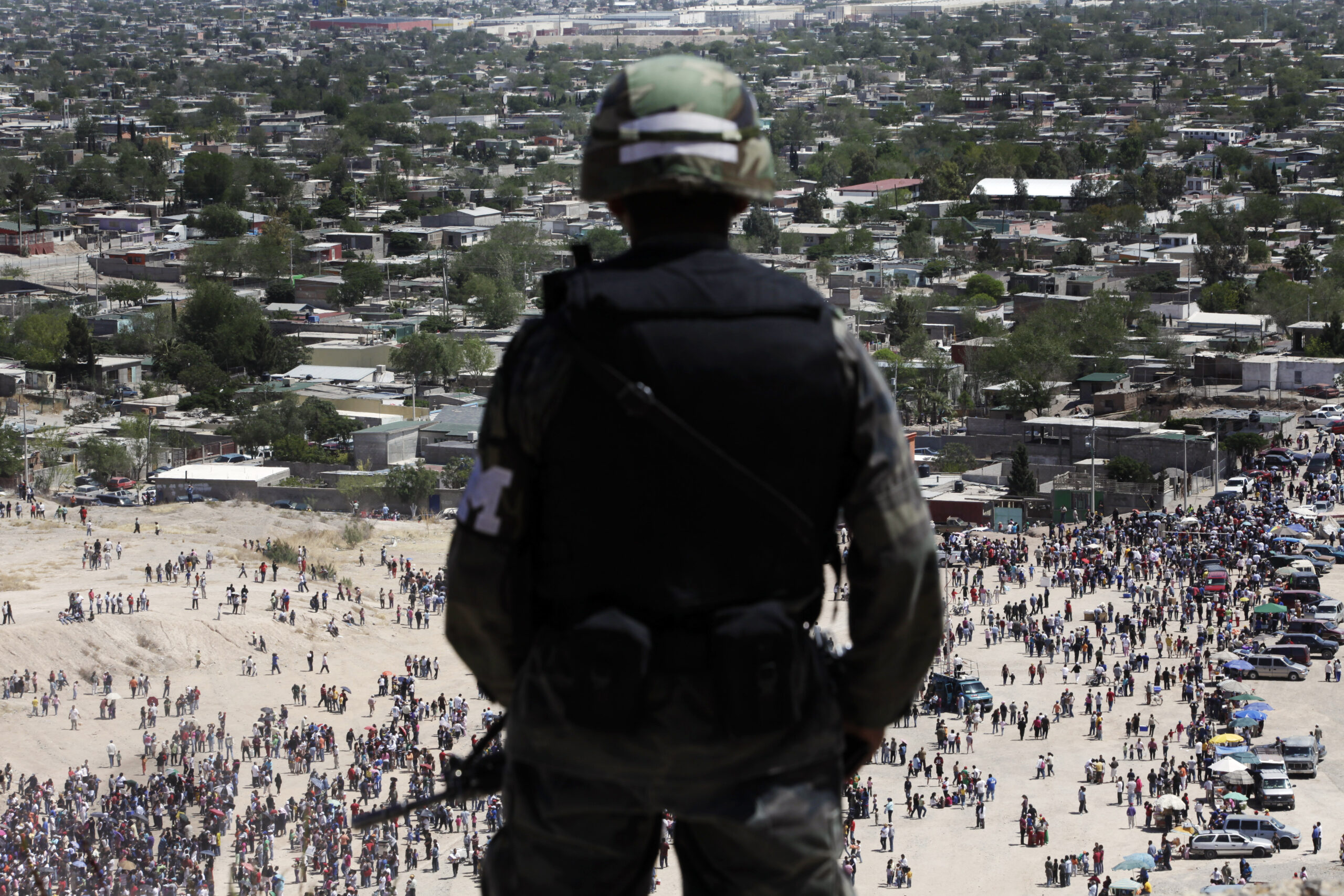 Trump deploys National Guard to US-Mexico border Friday night ...