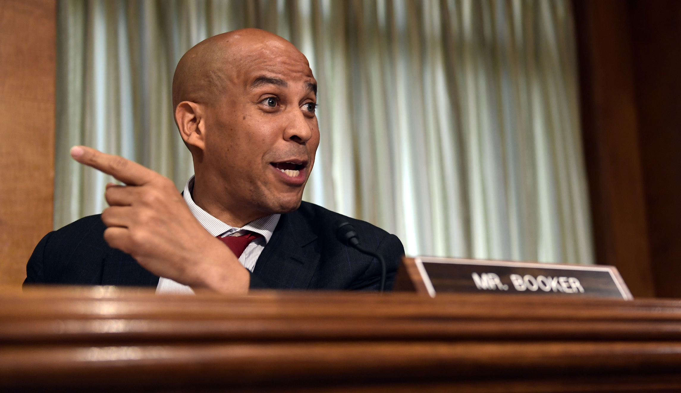 Cory Booker presses new EPA chief to overturn Scott Pruitt's weaker ...