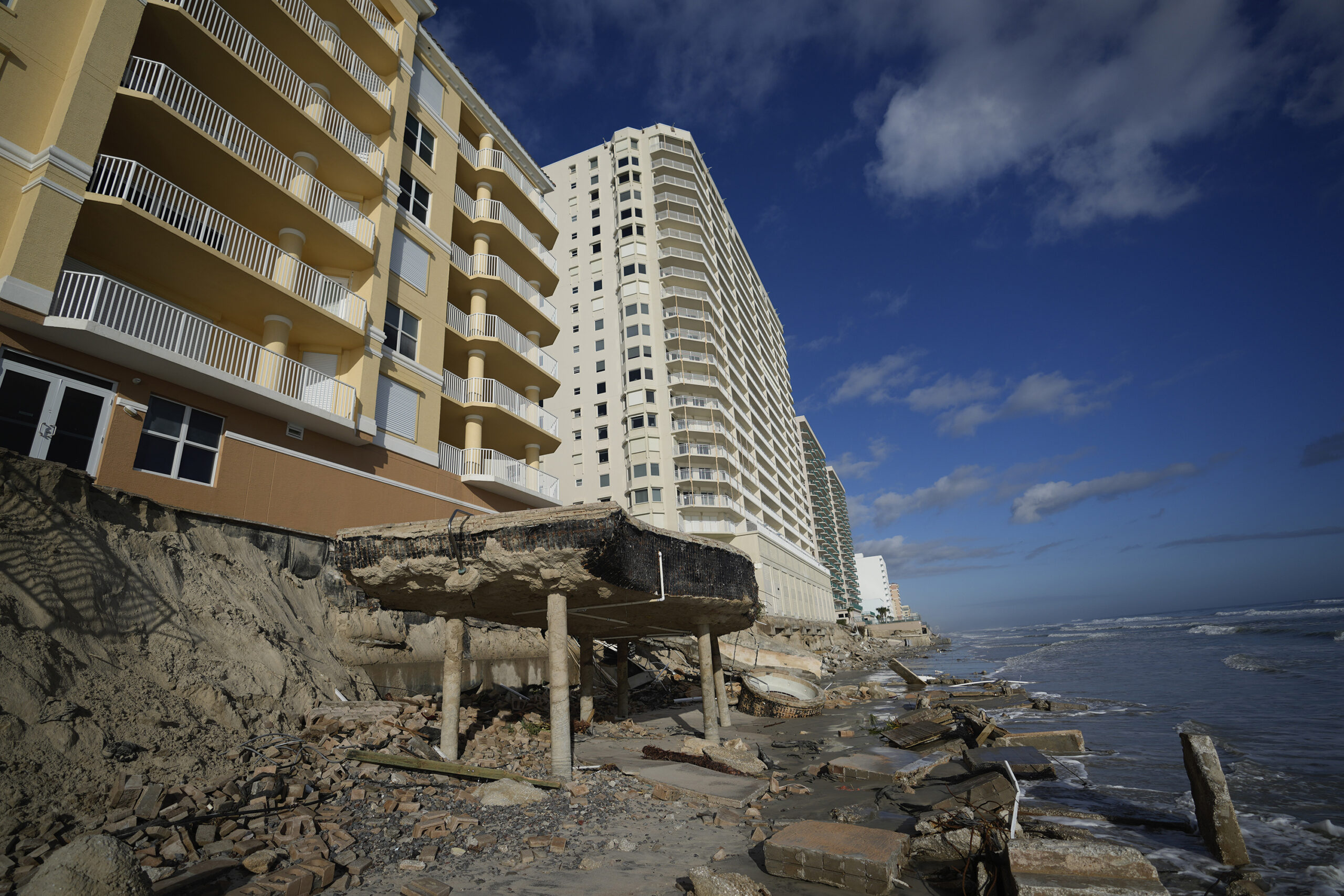 SEE IT: Mystery 80-foot-long object turns up on Florida beach ...