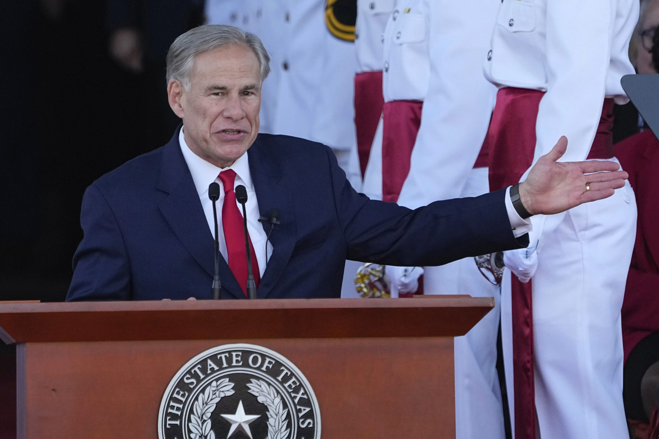 Greg Abbott blasts Mayorkas claim that border is not open as a ‘flat ...