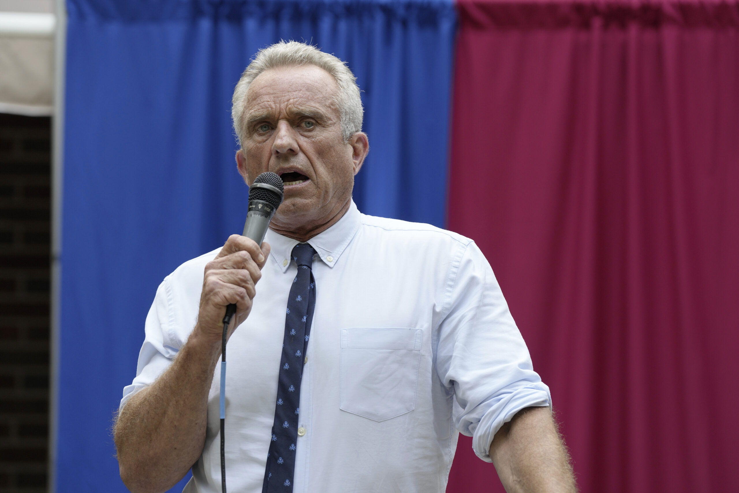 If RFK Jr. goes independent, does that help Biden or Trump ...