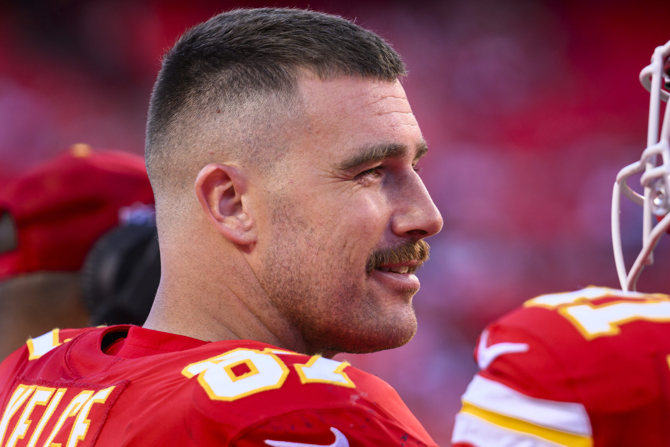 NFL star Travis Kelce stars in new Pfizer ad for COVID vaccine ...