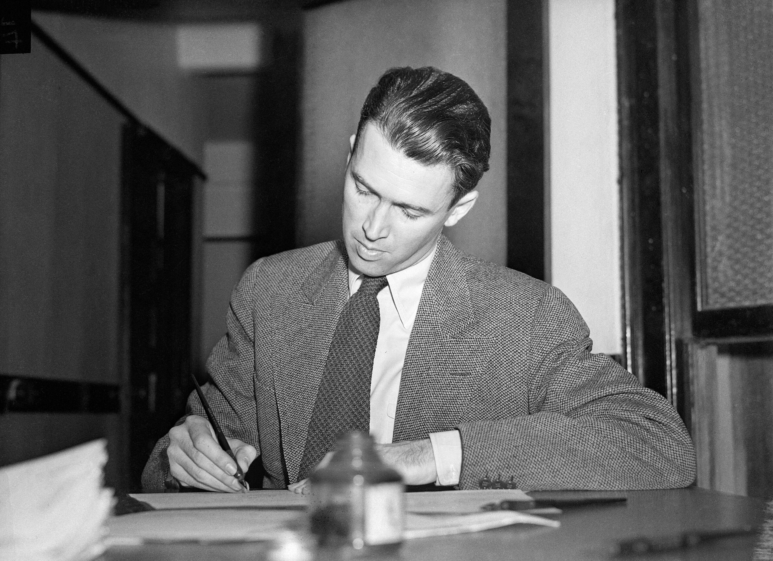 Sleep aid app features AI-generated voice of It’s a Wonderful Life’s ...