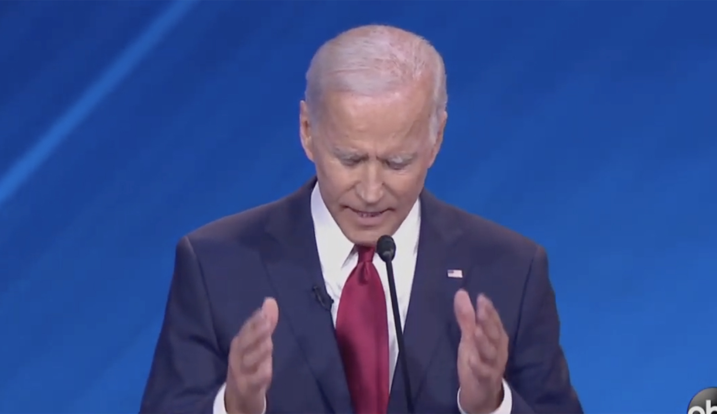 Biden relies on notes during opening Democratic debate statement ...