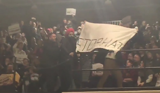 Protester wearing a turban removed from Trump rally - Washington Examiner