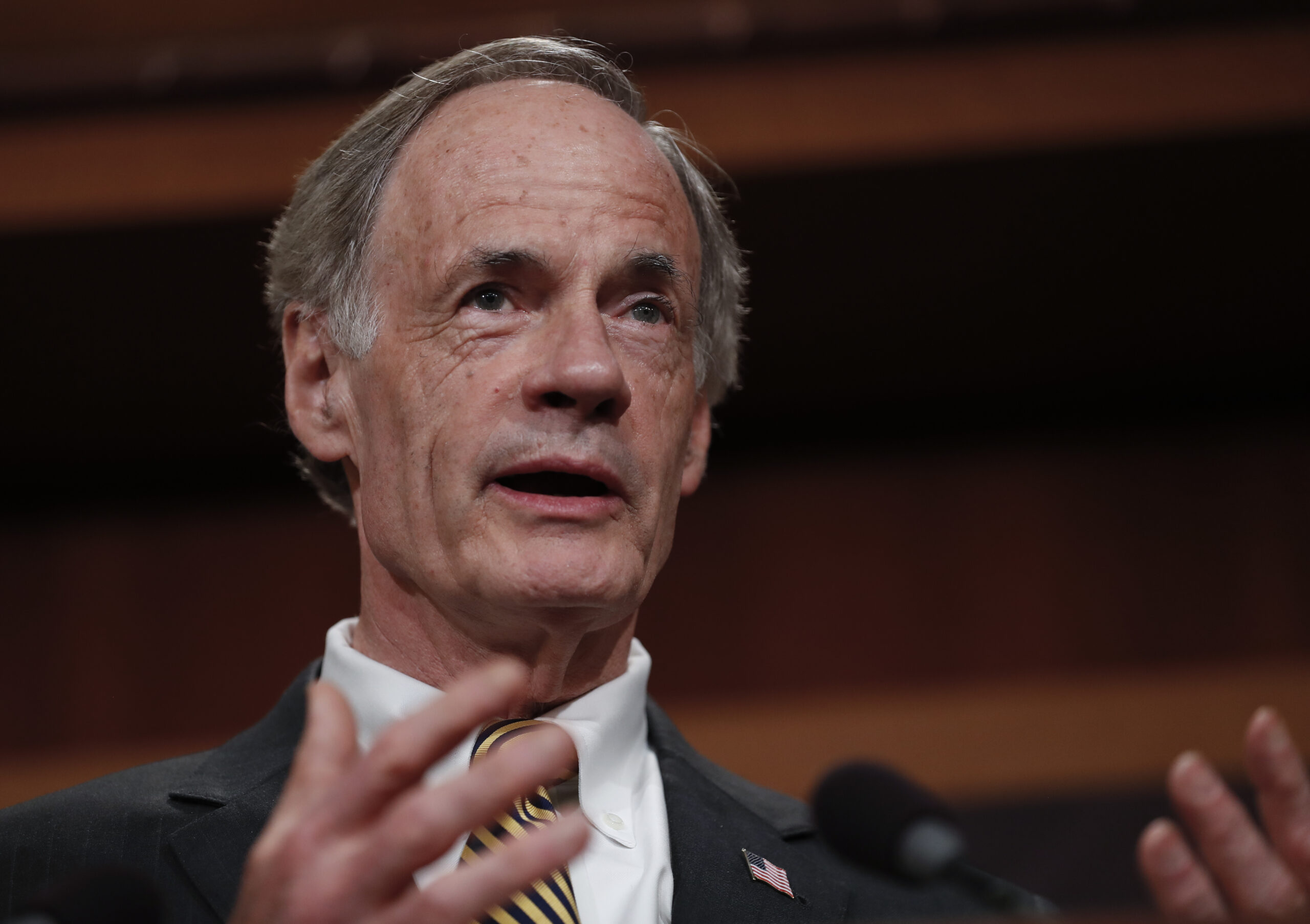Sen. Tom Carper pitches Trump a deal to soften stance on climate change ...
