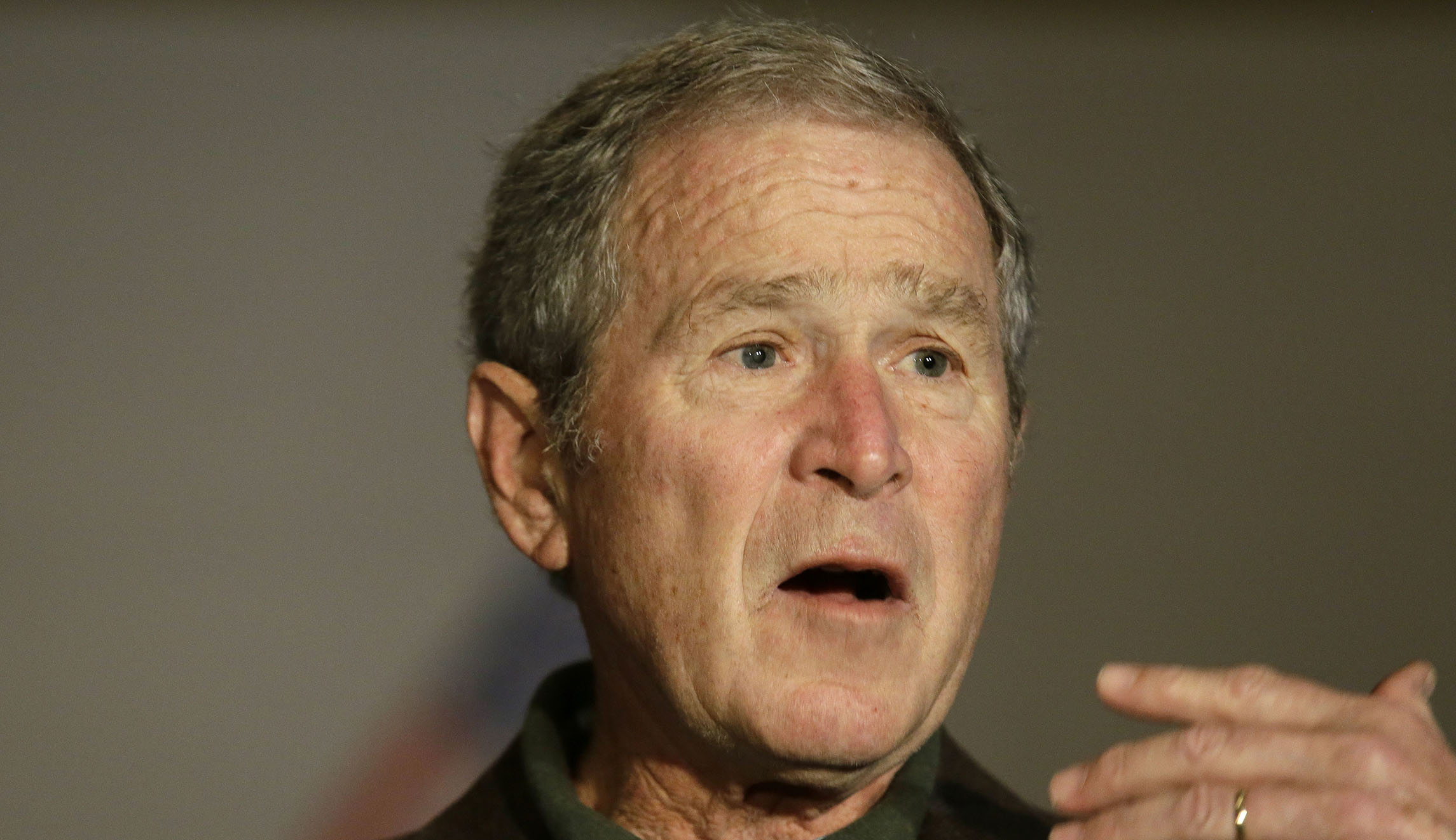 George W. Bush visits SMU football practice, offers supportive words to ...