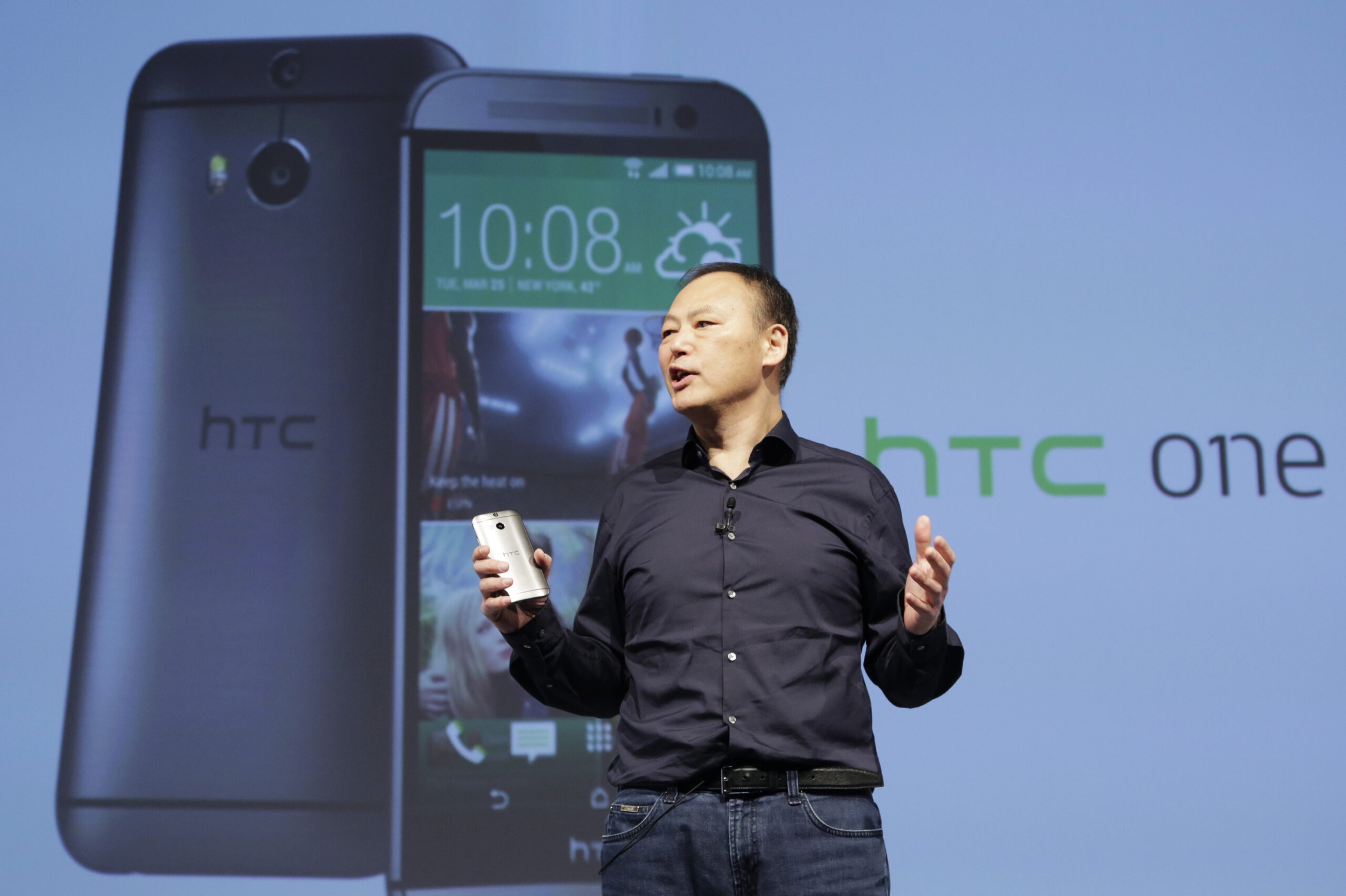 HTC updates One phone, emphasizes metal design - Washington Examiner