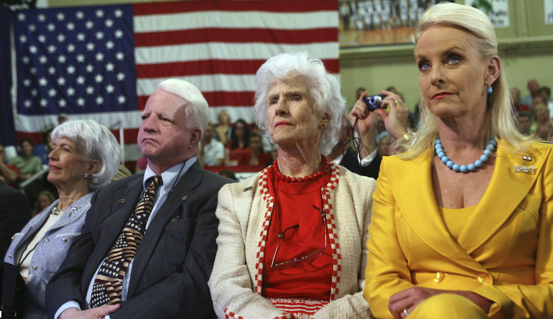 Sandy Morgan, sister of John McCain, dies at 85 - Washington Examiner